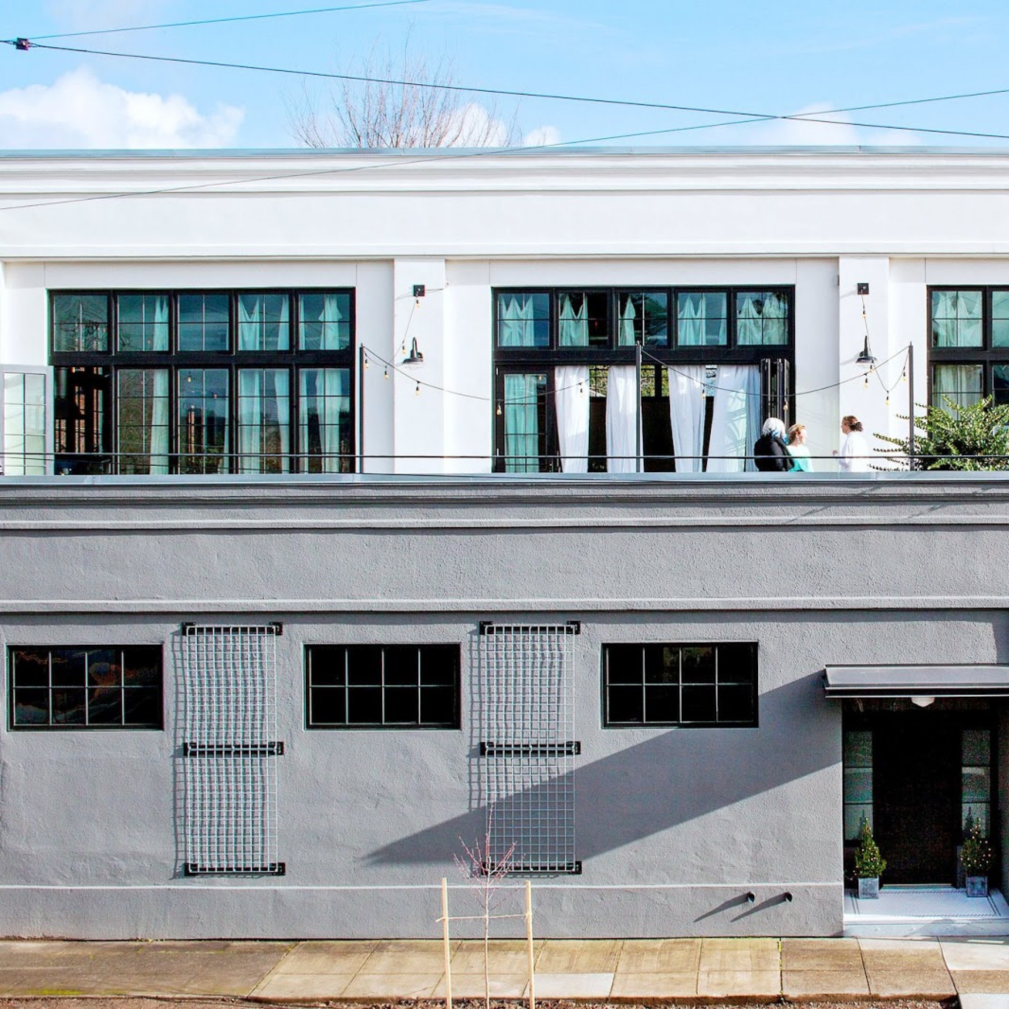 INDUSTRIAL SLEEK LOFT LIVING IN PORTLAND COCOCOZY