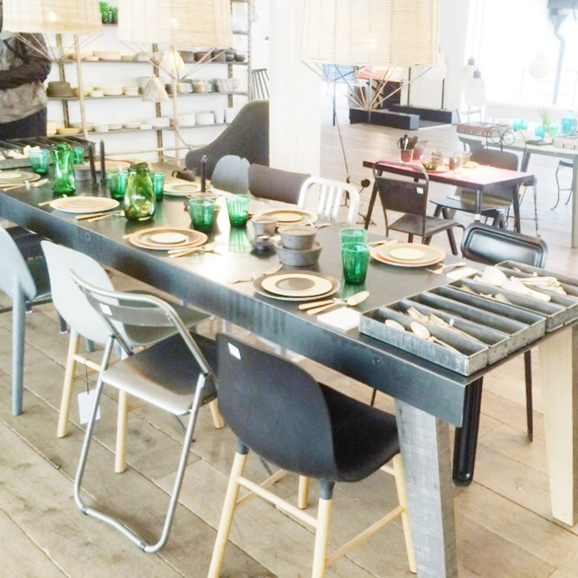 19 Modern Dining Room Tables - Metal & Wood - COCOCOZY