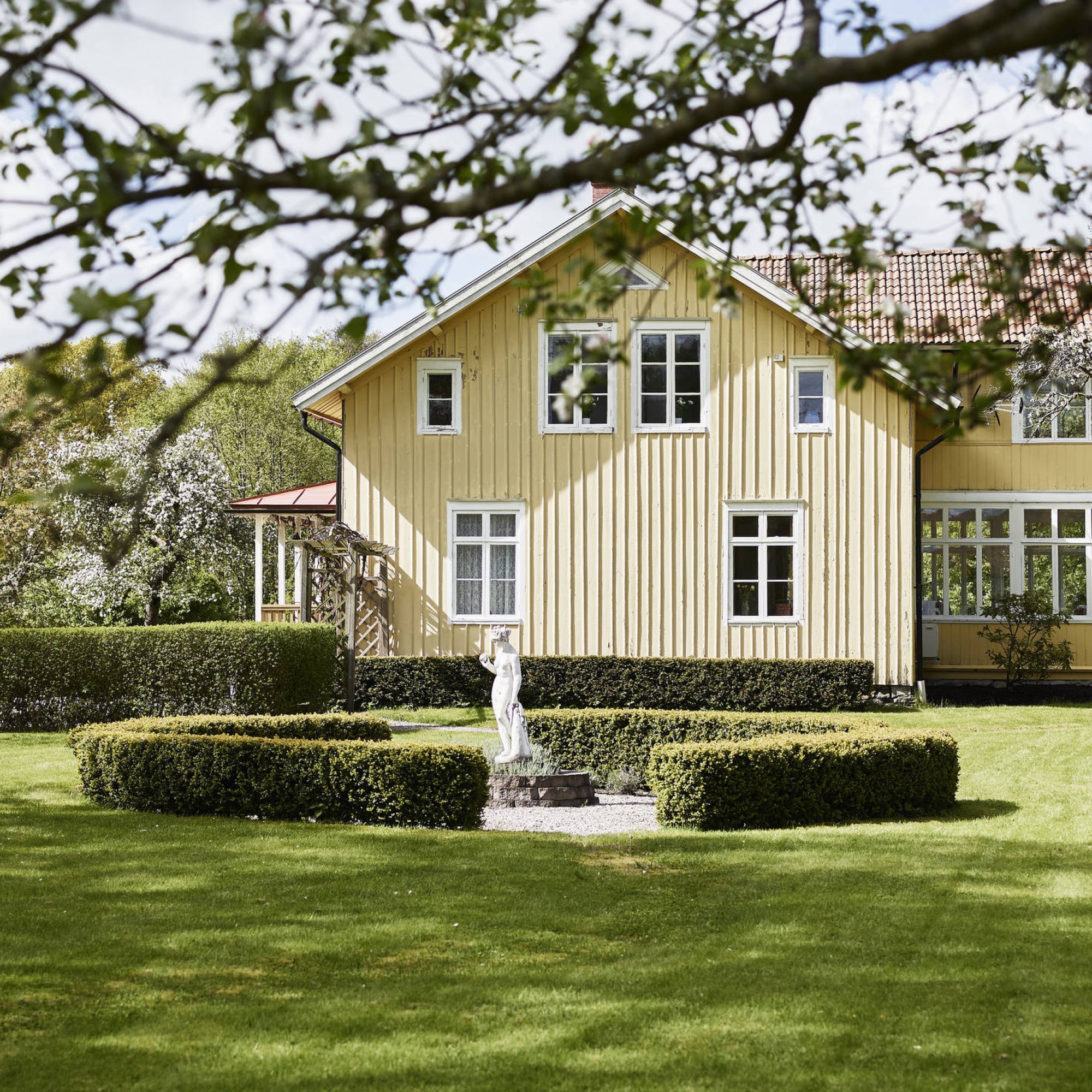 15 Yellow Home Design Ideas COCOCOZY