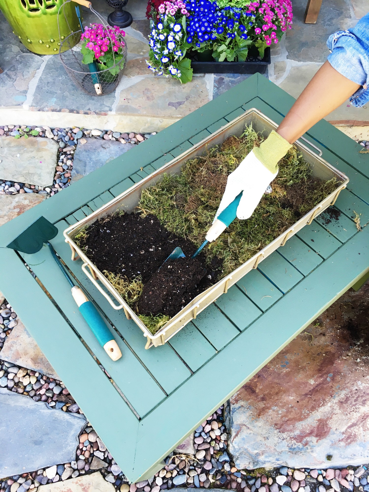 Easy Flower Box Planter - DIY Video COCOCOZY