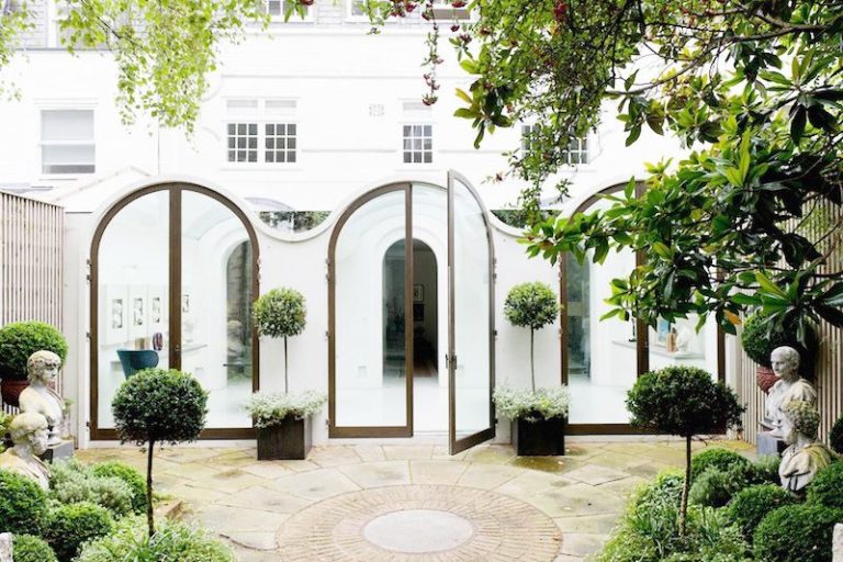 Contemporary Courtyards COCOCOZY