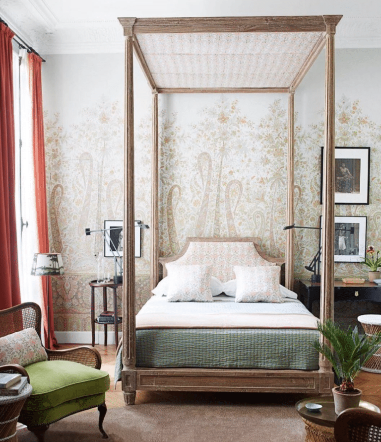 Four Poster Beds Are Back In Style - COCOCOZY