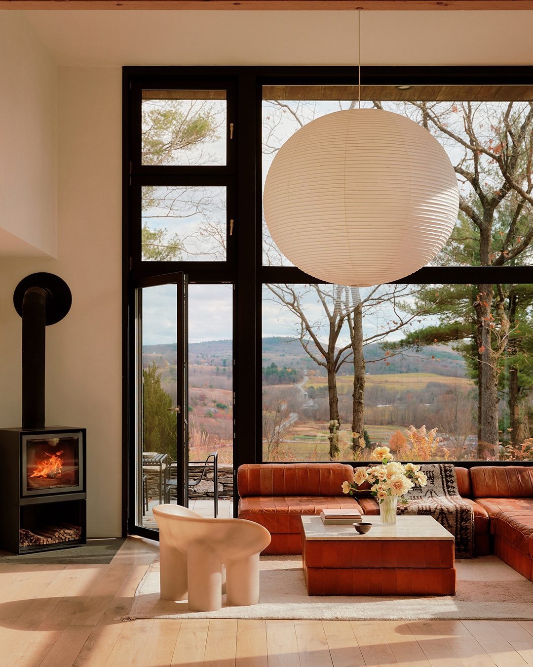 Paper Lantern Lighting Is the Cozy Design Trend Designers Cannot Stop ...